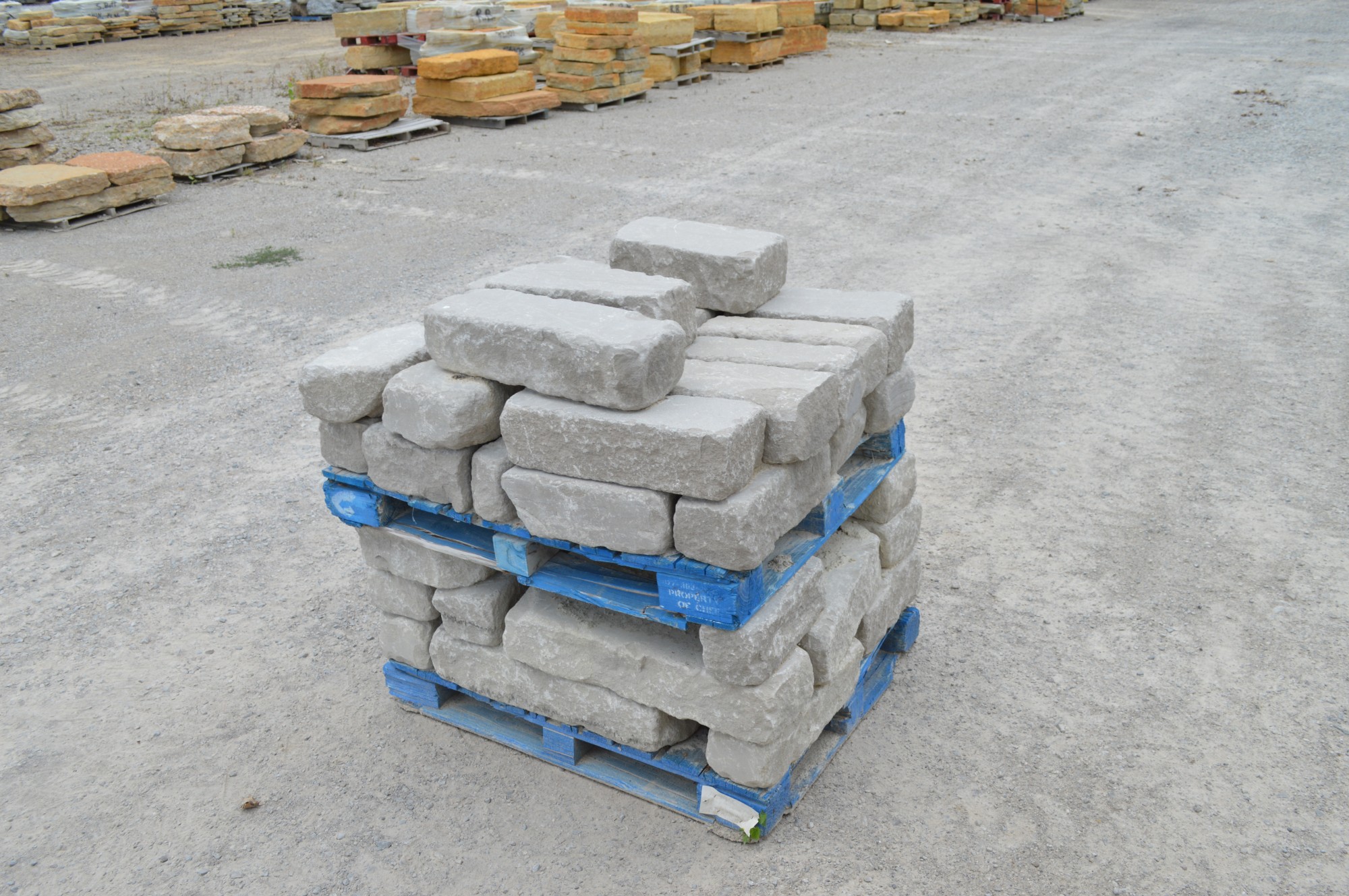 Natural Stone & Walls - Frank Brother's Landscape Supply Inc.